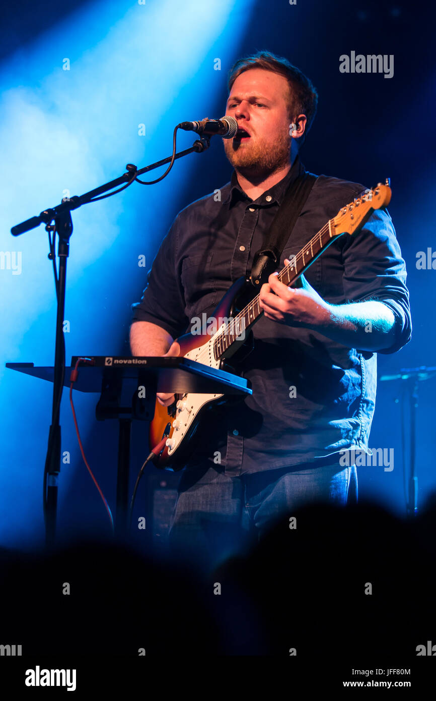 Tom walker singer hi-res stock photography and images - Alamy
