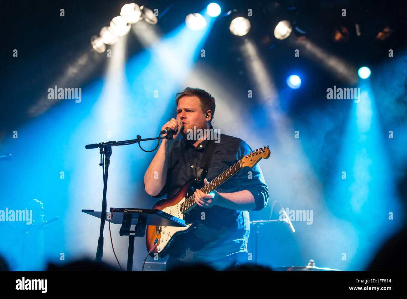 Tom walker singer hi-res stock photography and images - Alamy