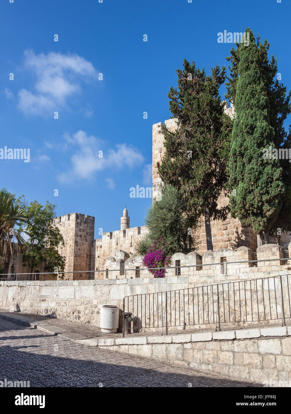 Walls of ancient Jerusalem Stock Photo - Alamy