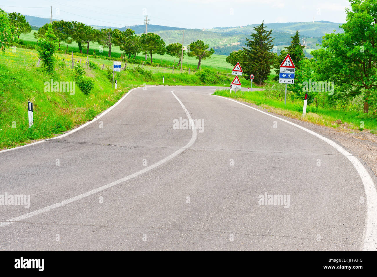 Italian countryside flower road hi-res stock photography and images - Alamy