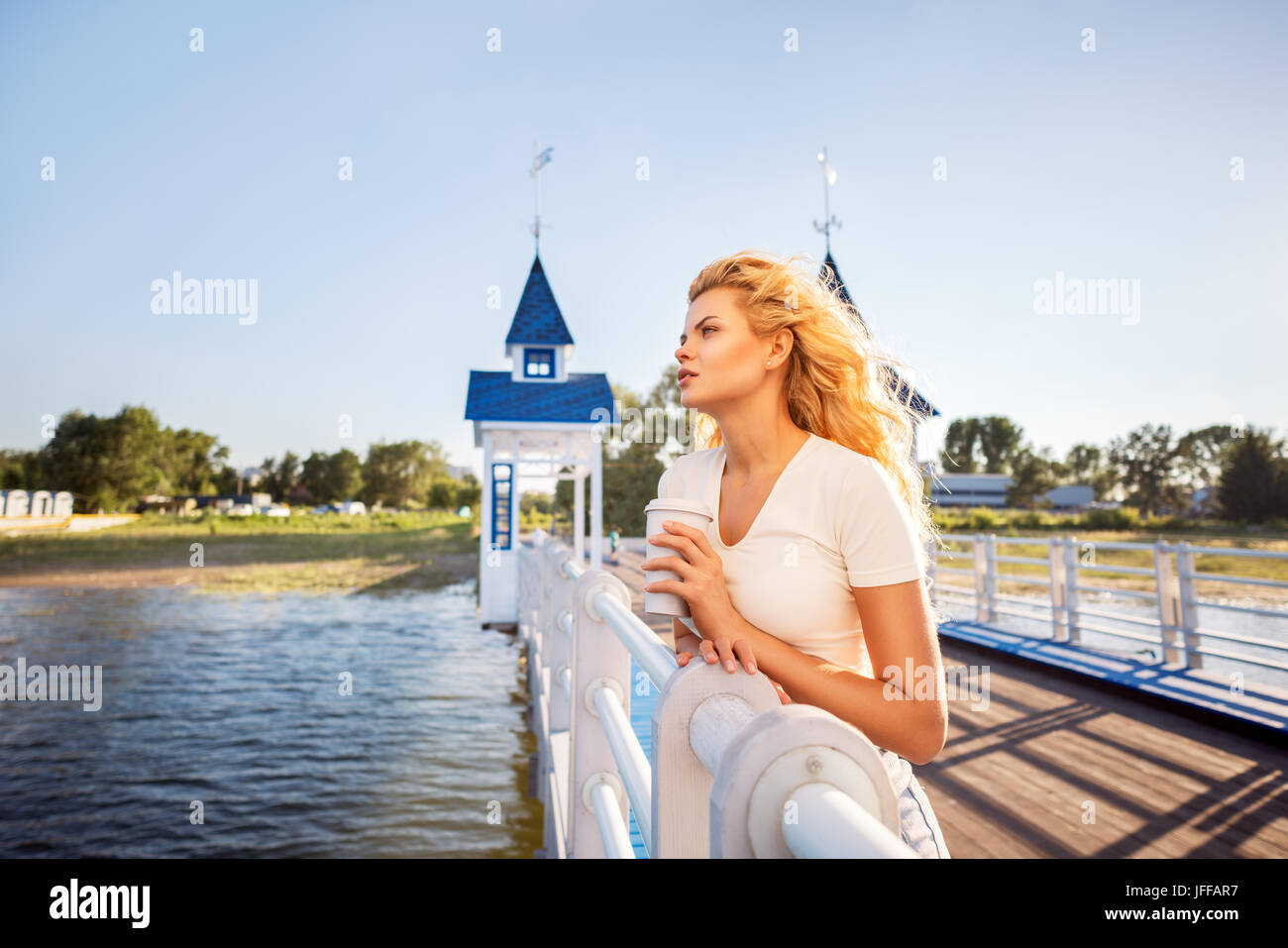 Fashion near water hi-res stock photography and images - Alamy