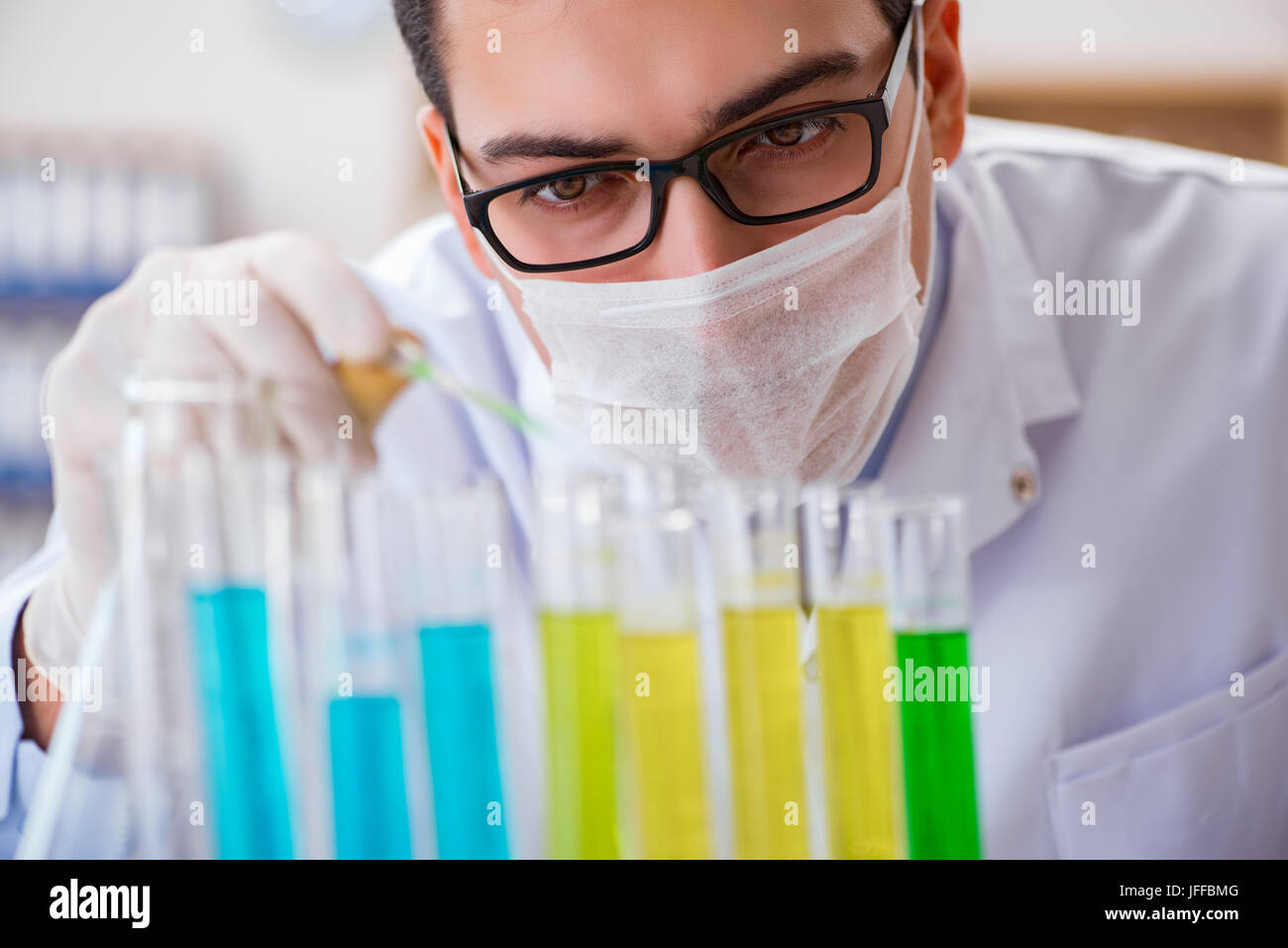 Doctor working in the lab Stock Photo - Alamy