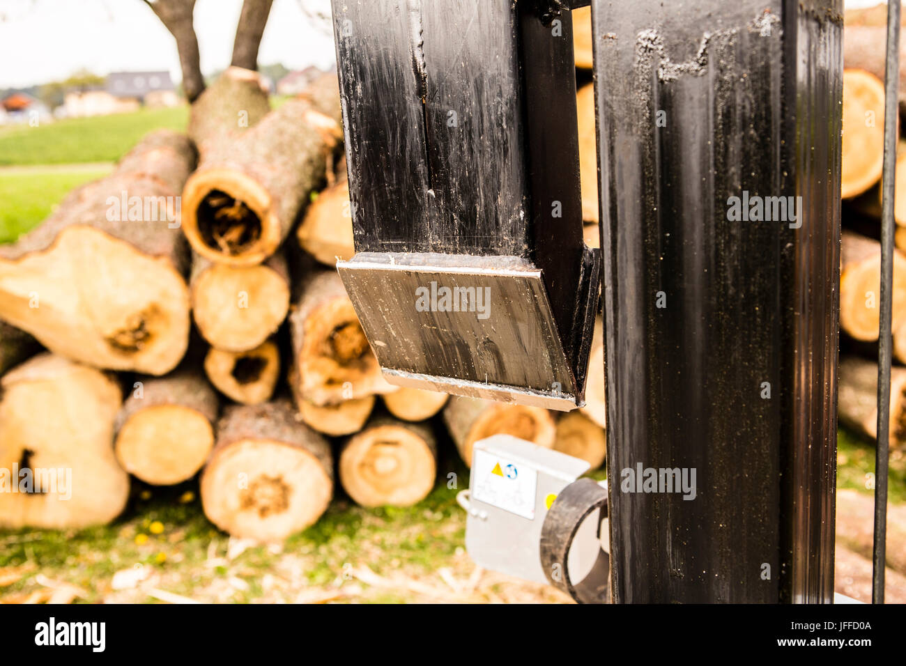 wood splitter in action Stock Photo - Alamy