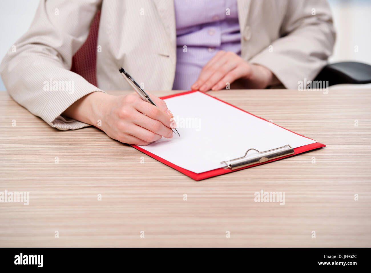 Hands taking notes in the pad Stock Photo - Alamy