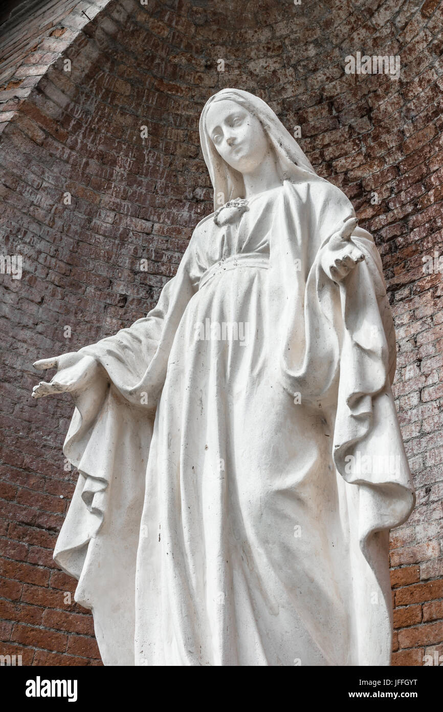 Our lady queen of peace hi-res stock photography and images - Alamy