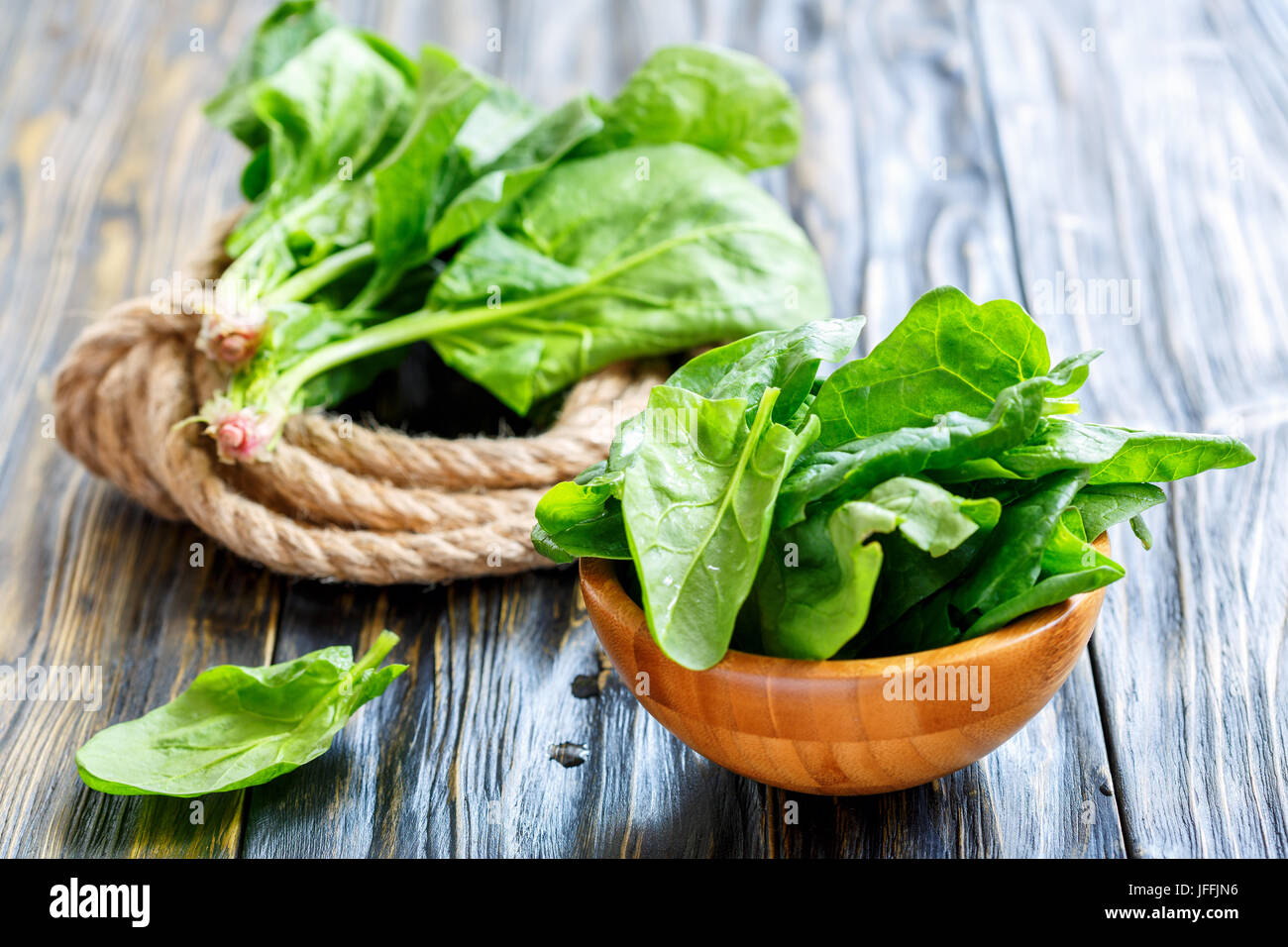 Green spinach leaf hi-res stock photography and images - Alamy