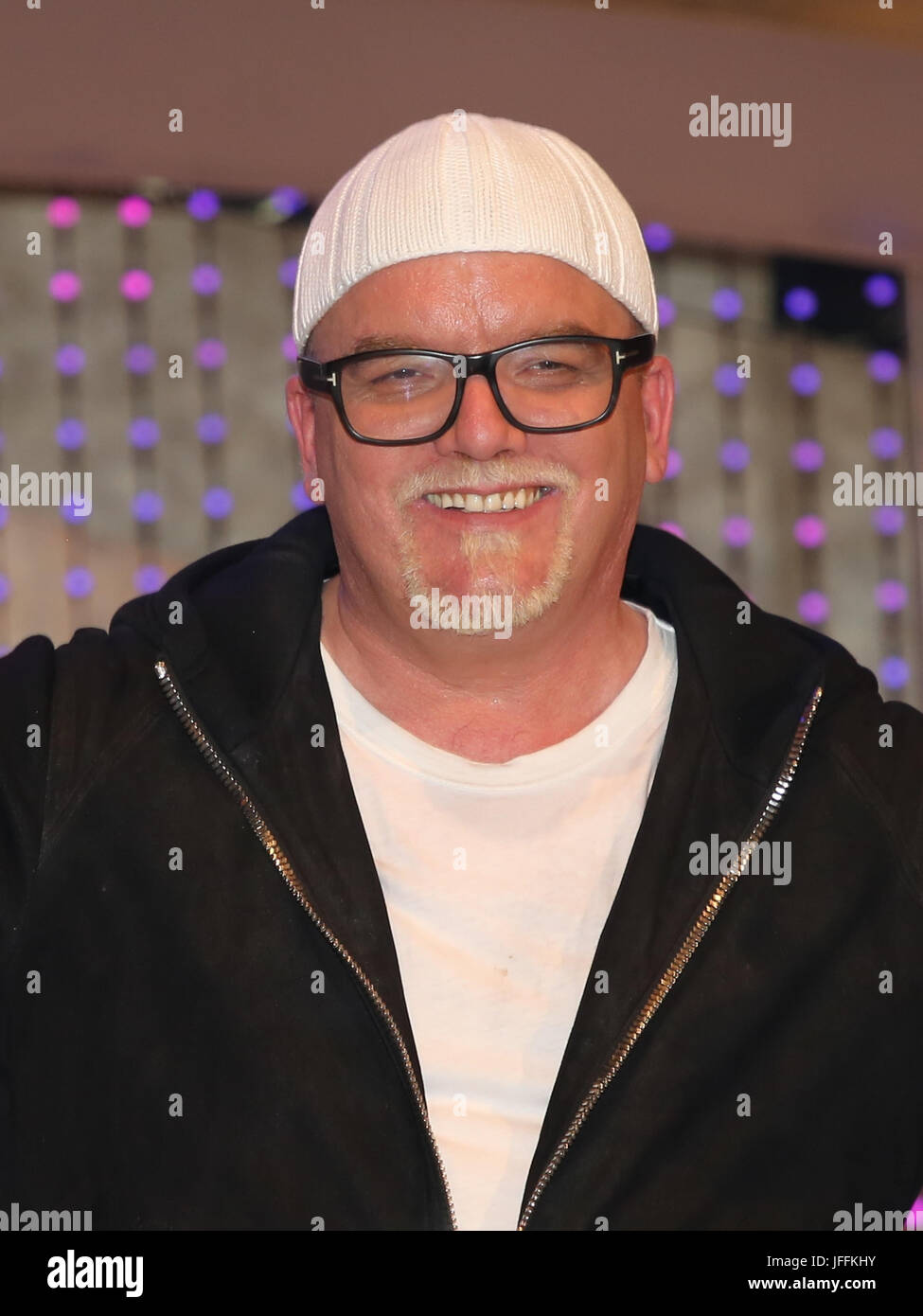 Singer anton hi-res stock photography and images - Alamy