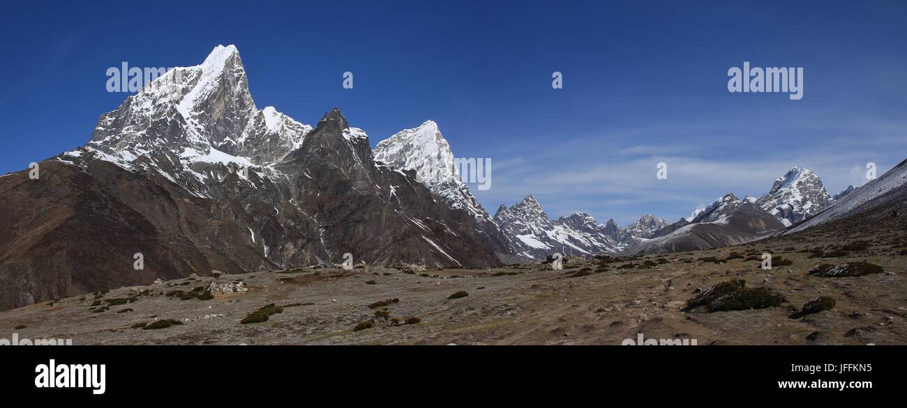 Cholatse and other mountains Stock Photo - Alamy