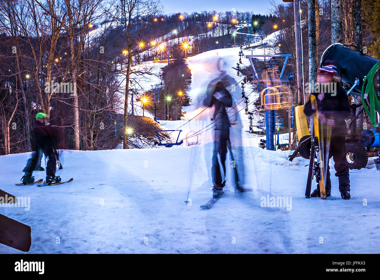 Busy resort hi-res stock photography and images - Alamy