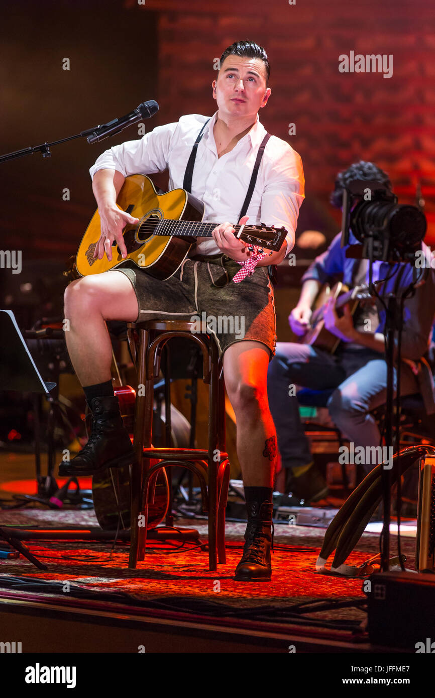 Andreas georg gabalier hi-res stock photography and images - Alamy