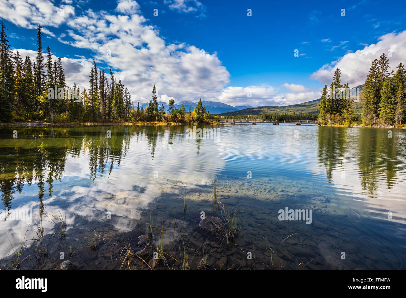Pyramid lake in jasper hi-res stock photography and images - Alamy