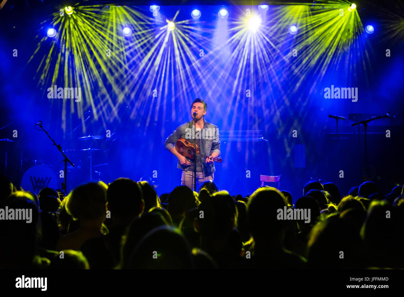 Mellow hi-res stock photography and images - Alamy