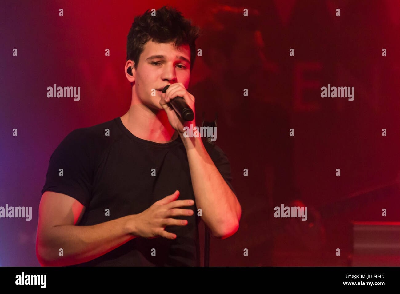 Erstes konzert in der schweiz hi-res stock photography and images - Alamy