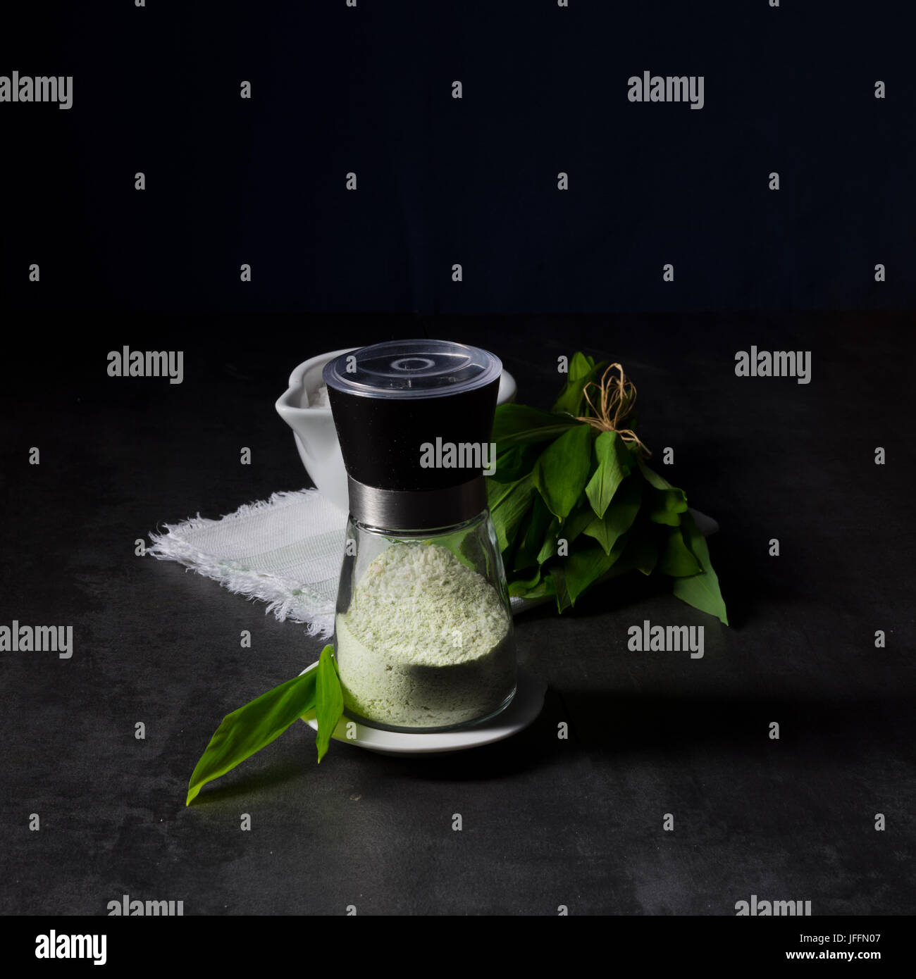 Wild garlic salt Stock Photo - Alamy