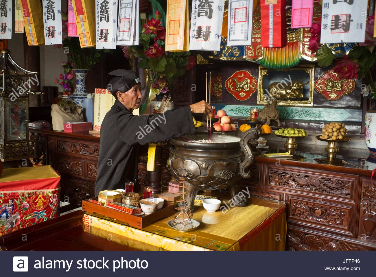 Taoist Monk High Resolution Stock Photography and Images - Alamy