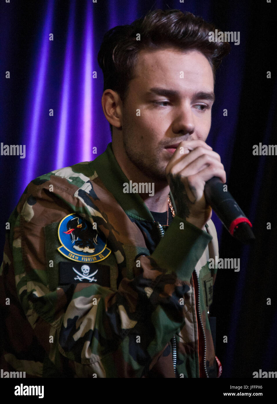 Liam payne hi-res stock photography and images - Alamy