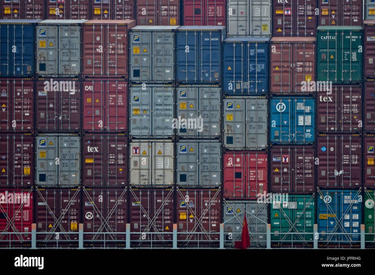 Row of containers ships hi-res stock photography and images - Alamy