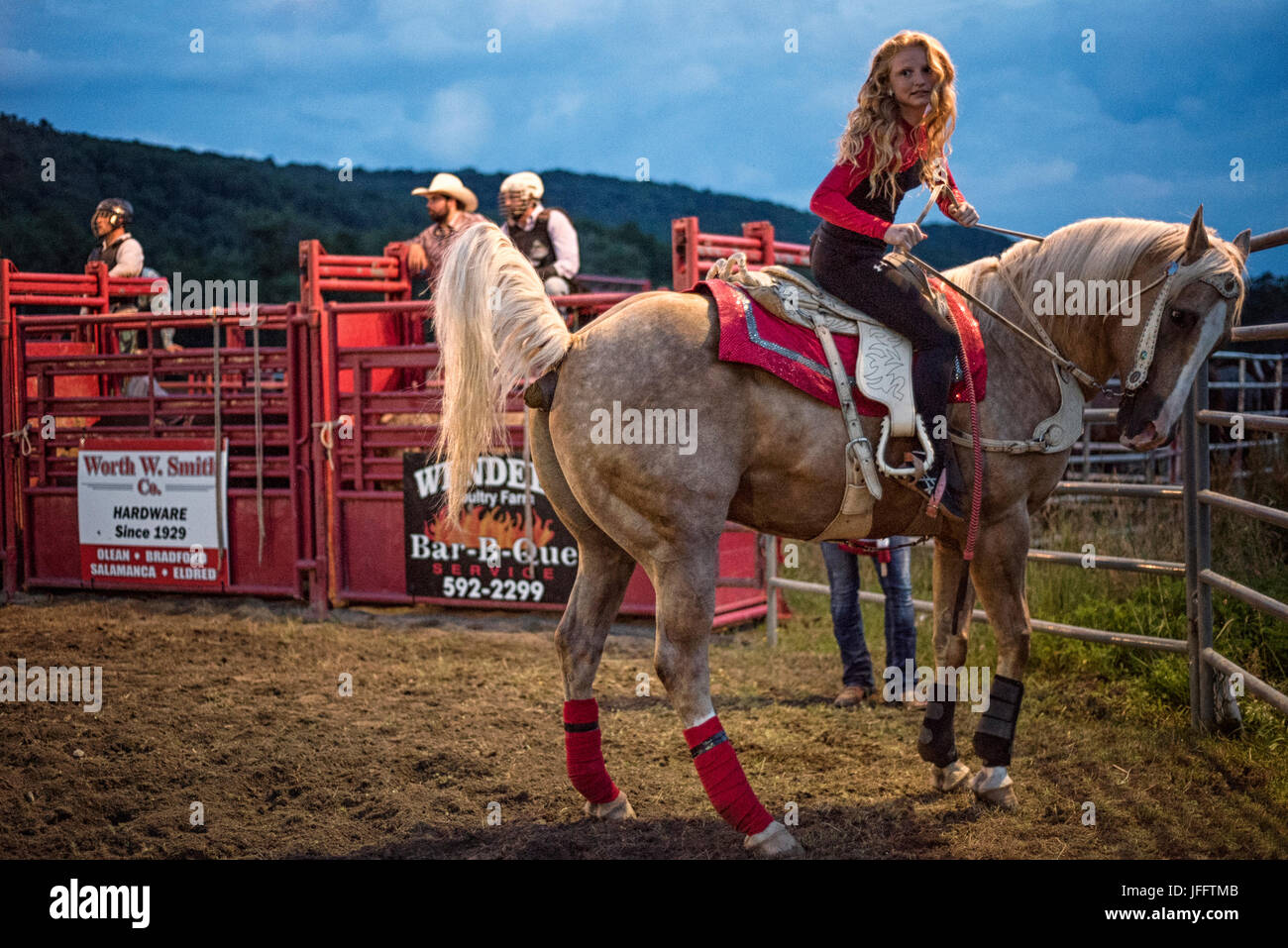 Rodeo audience hi-res stock photography and images - Alamy