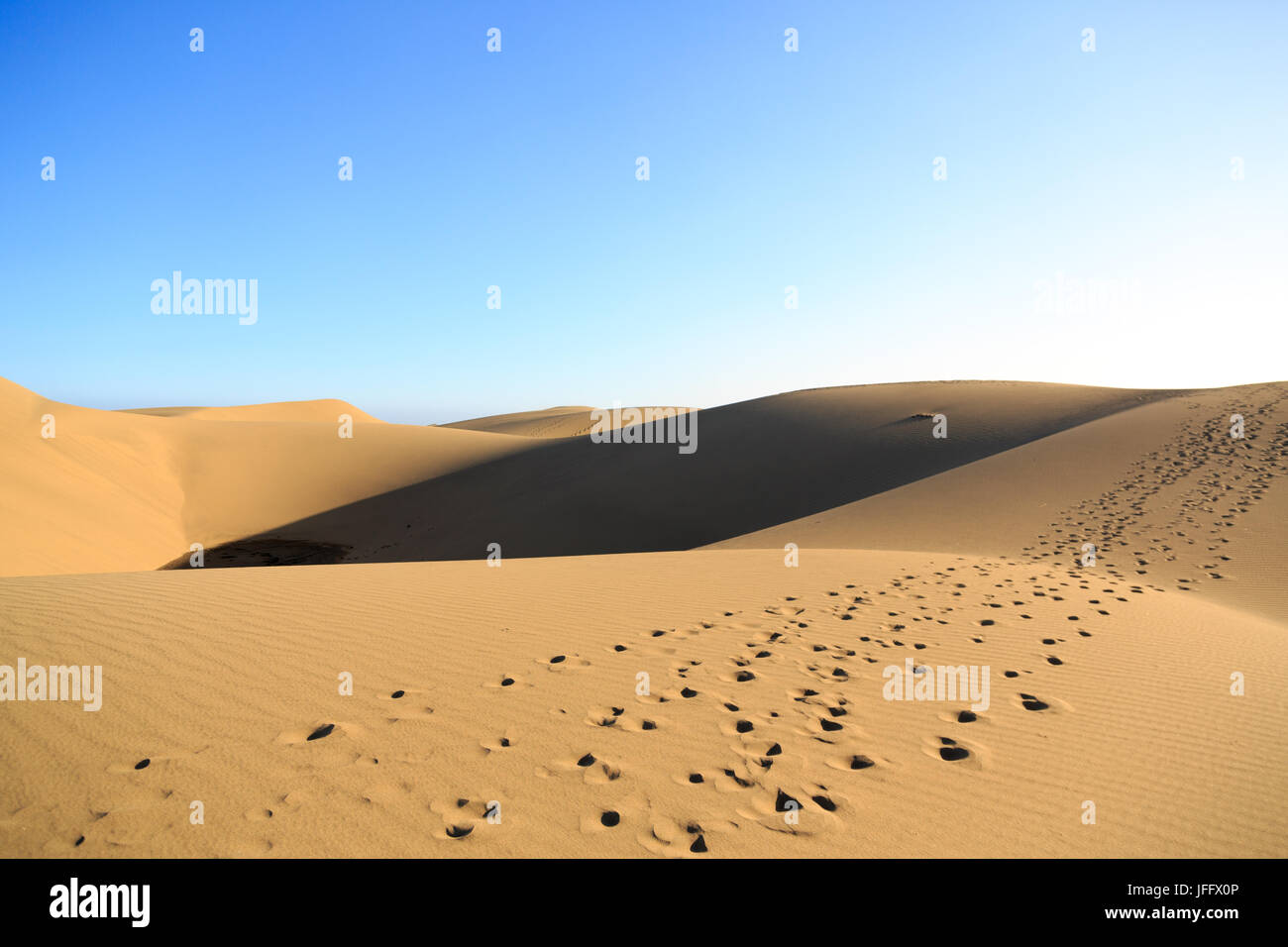 Yellow footsteps hi-res stock photography and images - Alamy