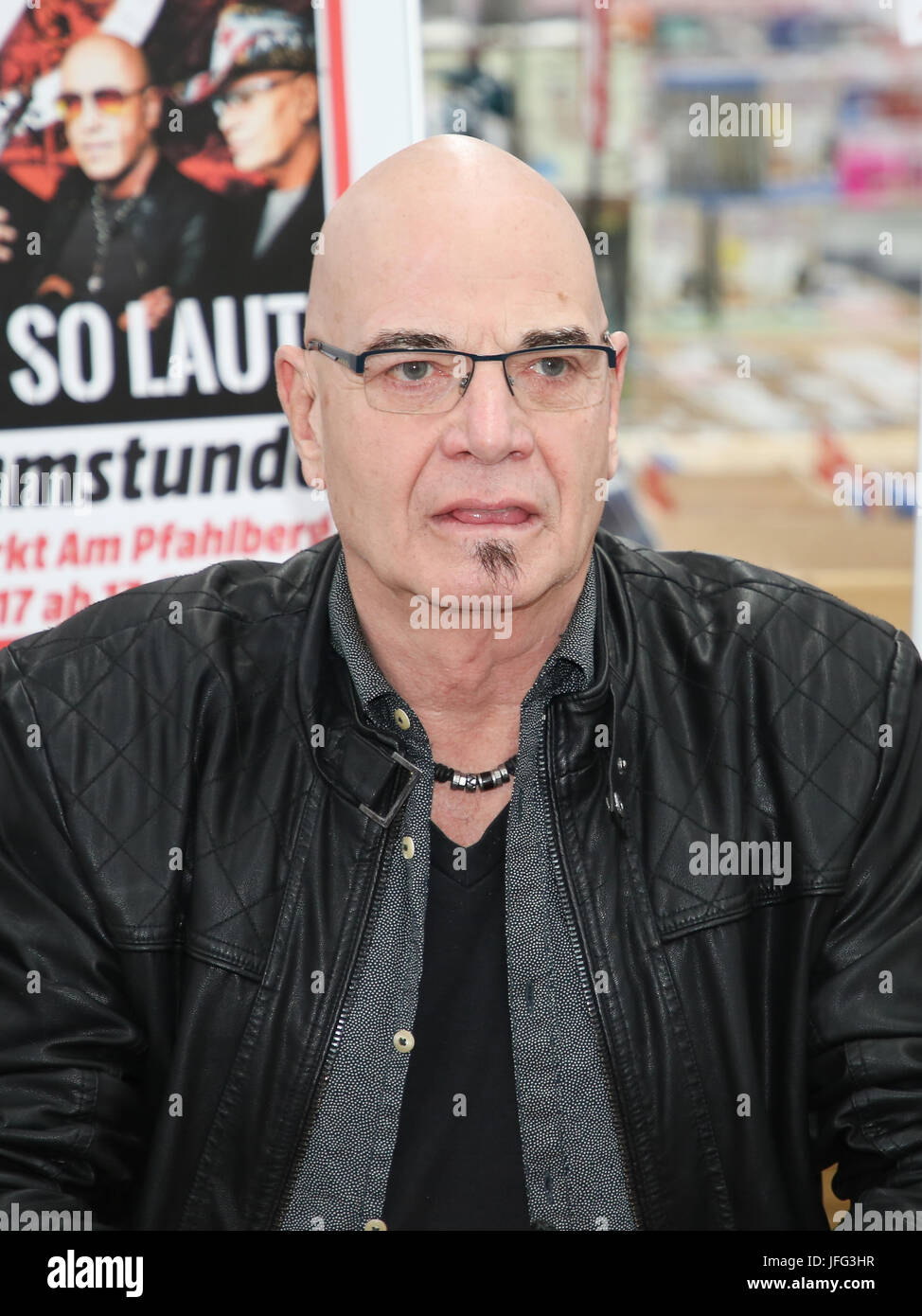Klaus mann hi-res stock photography and images - Alamy