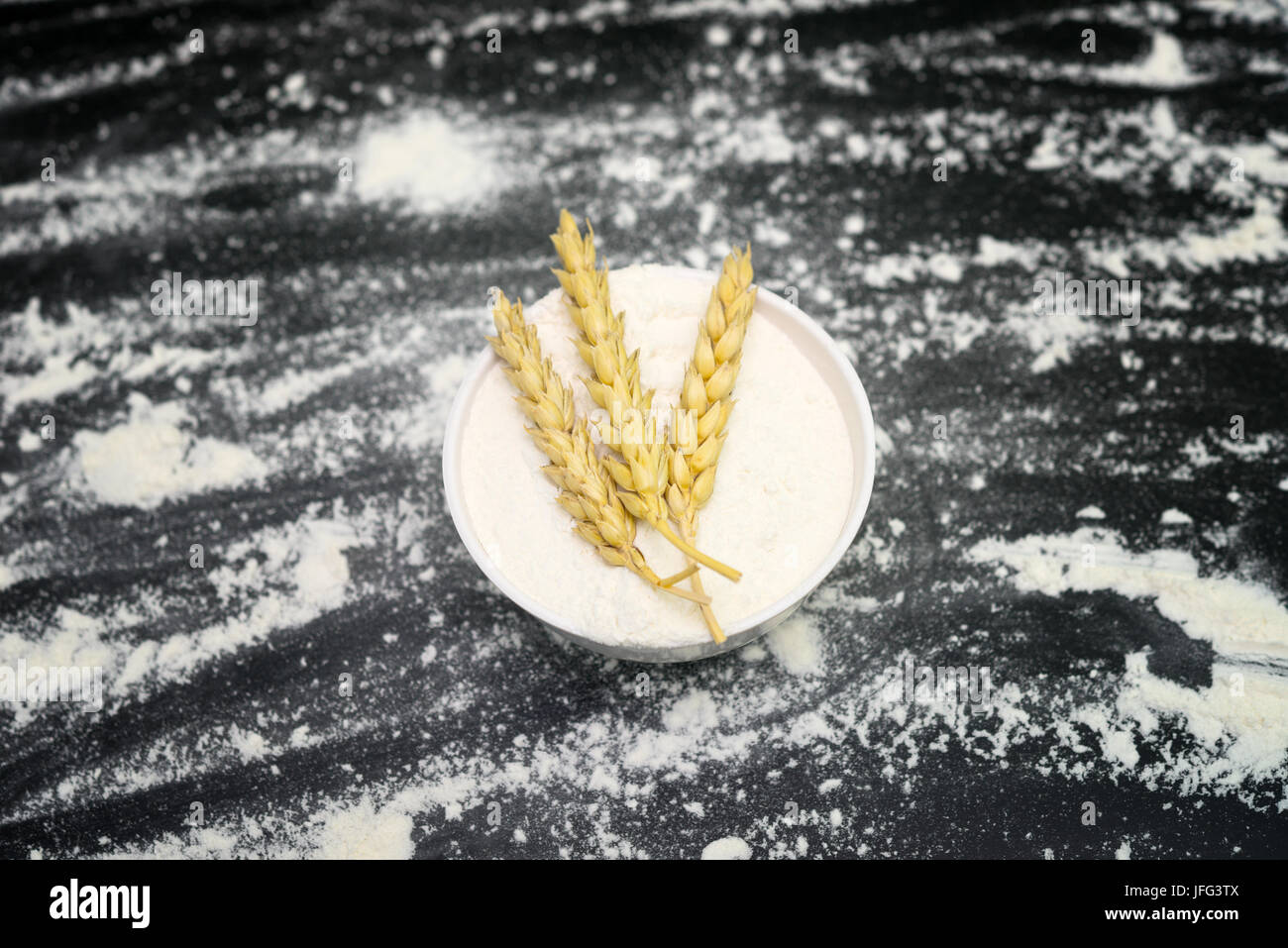 Starch flour hi-res stock photography and images - Alamy