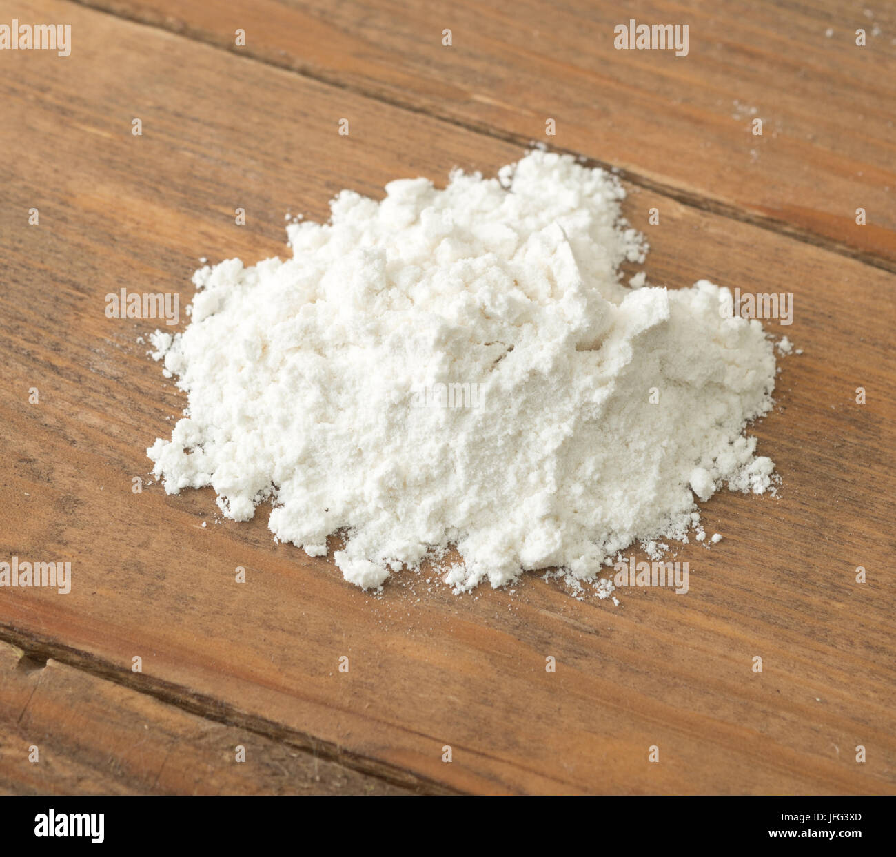 Flour pile above hi-res stock photography and images - Alamy