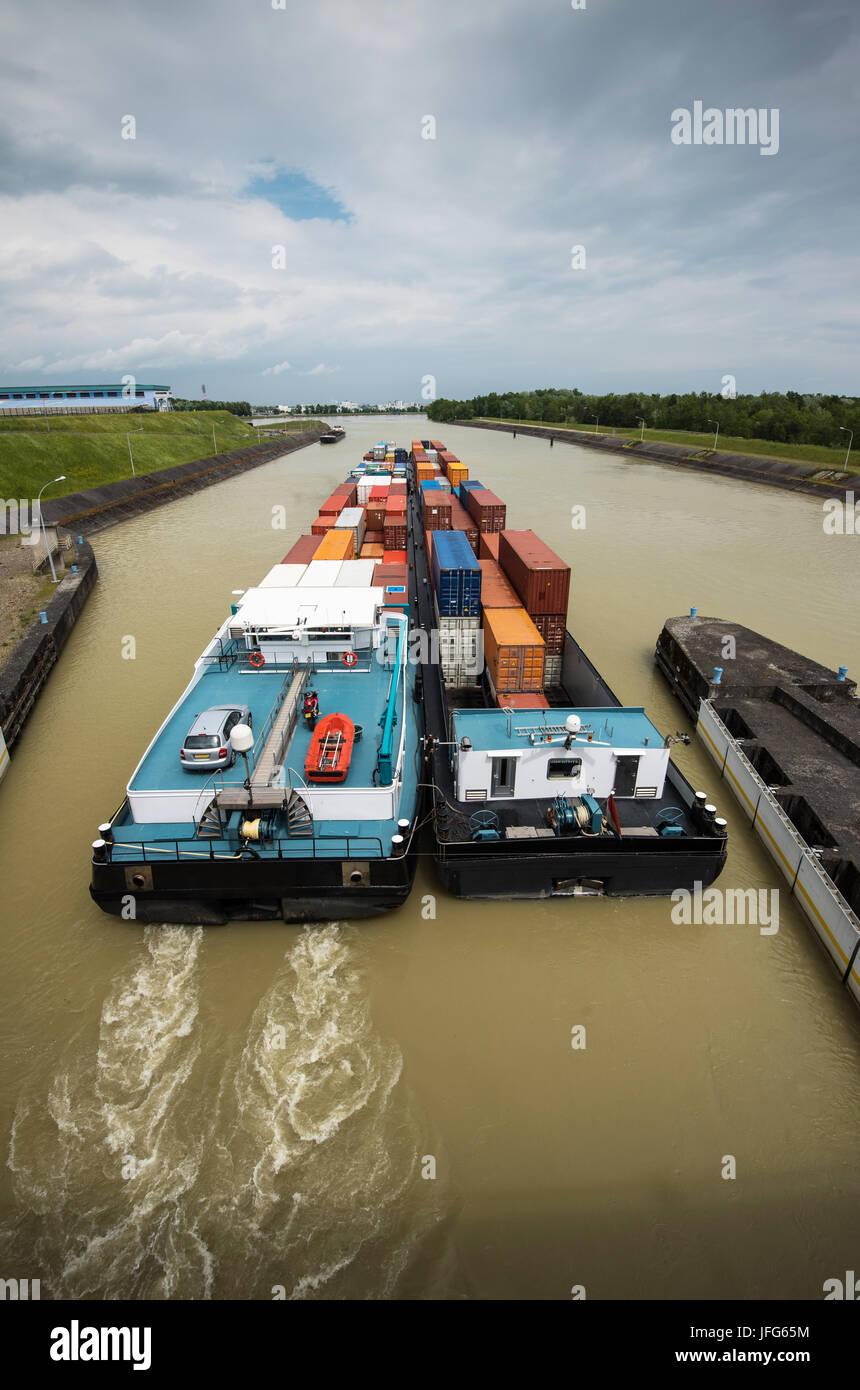 Inland water transportation hi-res stock photography and images - Alamy