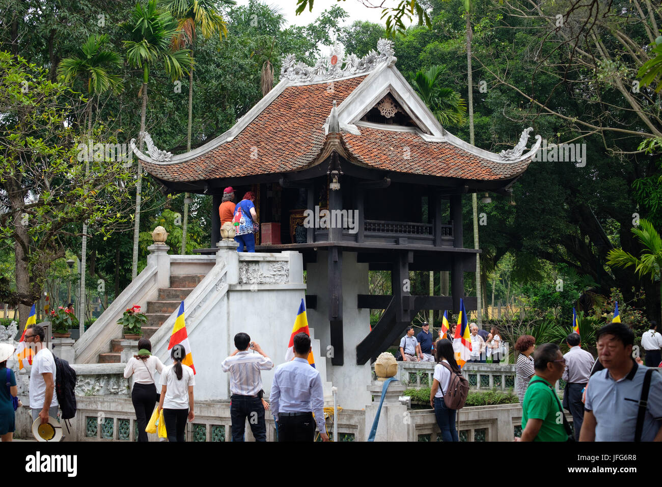 Vietnamese architecture one pillar hi-res stock photography and images ...