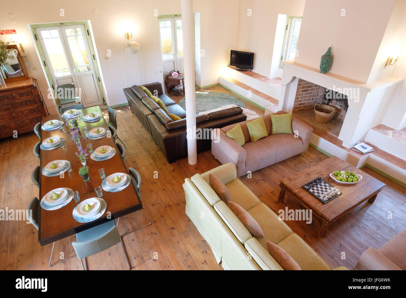 Overhead plates hi-res stock photography and images - Alamy