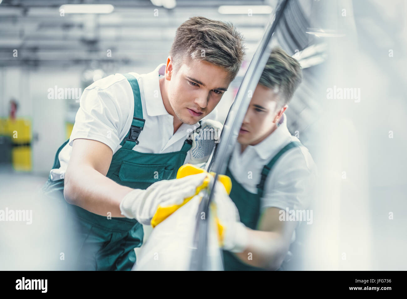 Vehicle servicing hi-res stock photography and images - Alamy