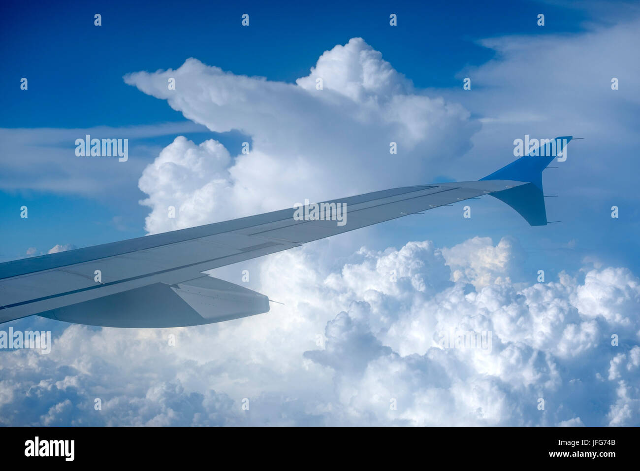 Flying through cloud hi-res stock photography and images - Alamy