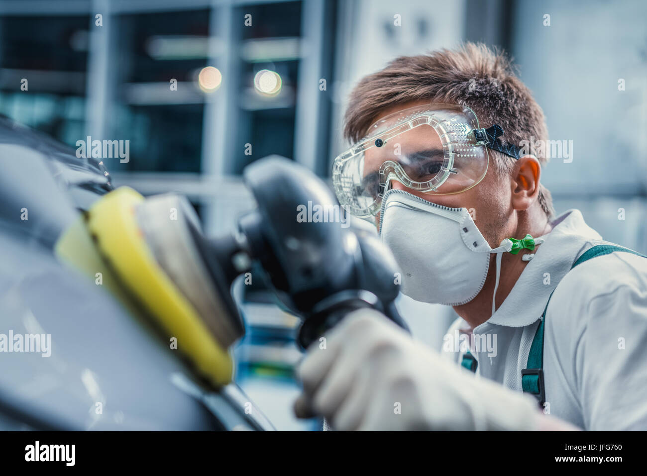 Male car polishing service worker hi-res stock photography and images ...