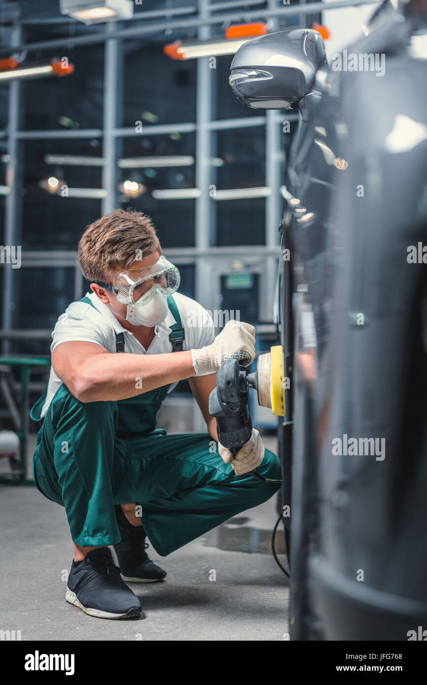 Mechanic uniform hi-res stock photography and images - Alamy