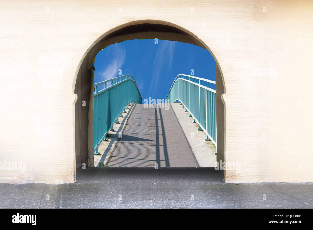 Archway with view hi-res stock photography and images - Alamy