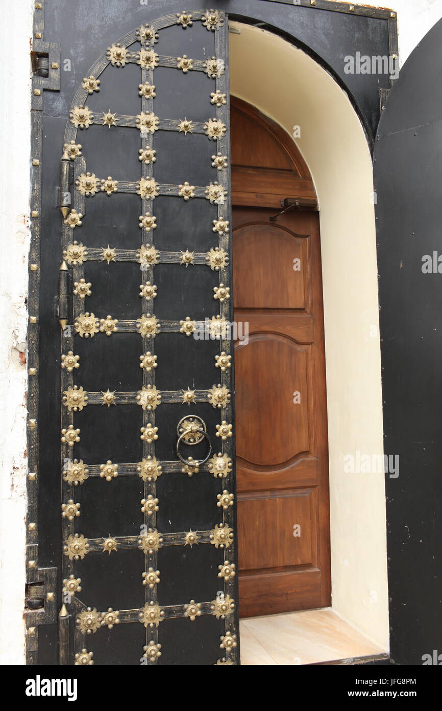 Doors Open Entrance High Resolution Stock Photography and Images - Alamy