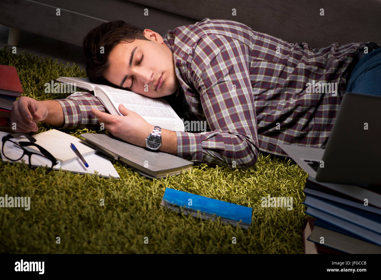 Student reading books preparing for exams Stock Photo - Alamy