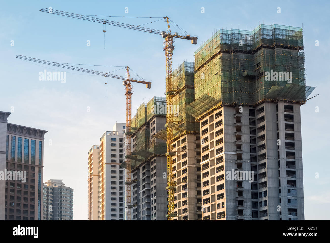 New construction tower cranes hi-res stock photography and images - Alamy