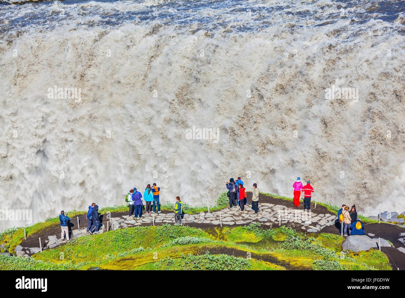 Wall falling water hi-res stock photography and images - Alamy