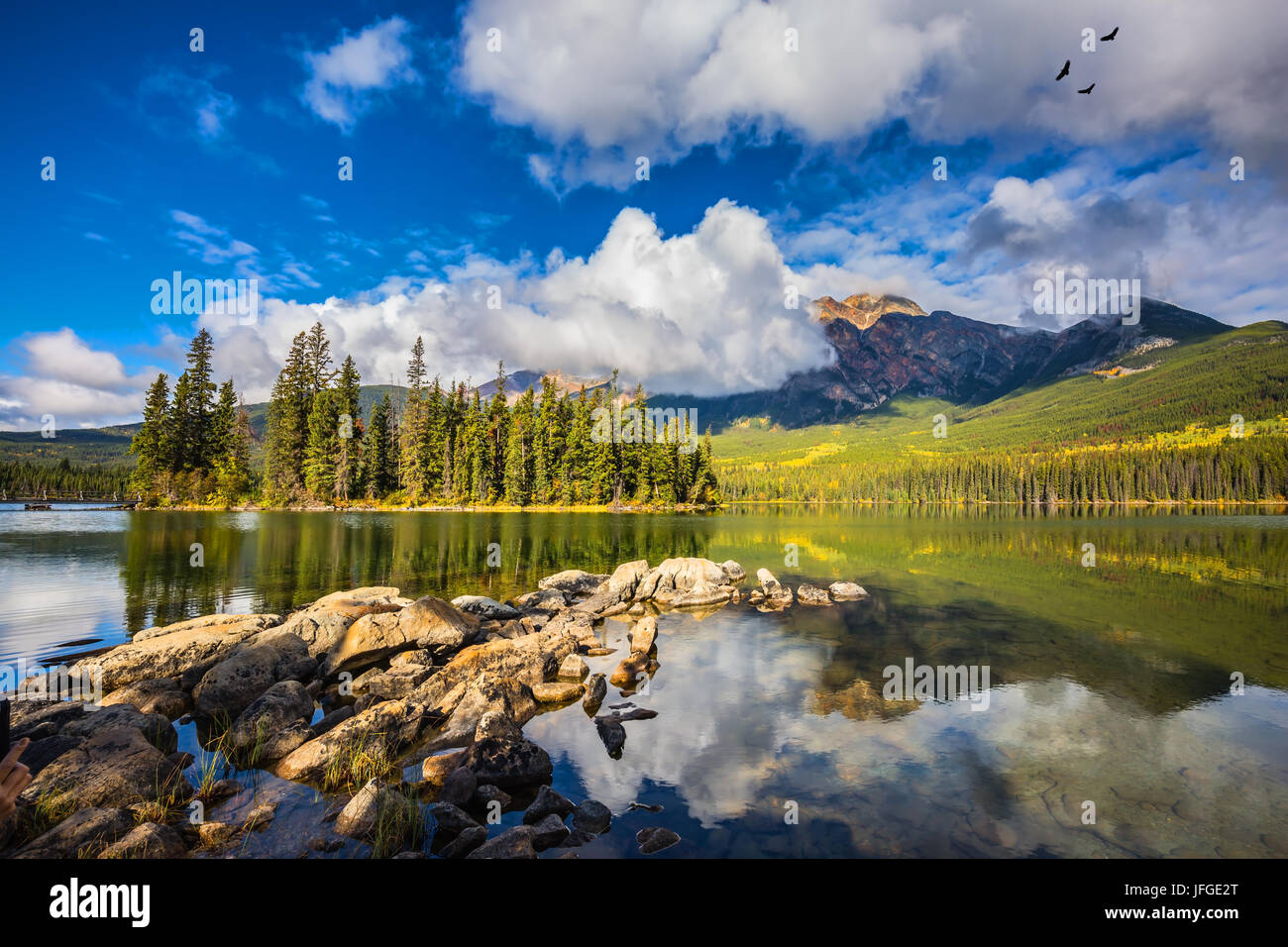 The woody island in Pyramid Lake Stock Photo - Alamy