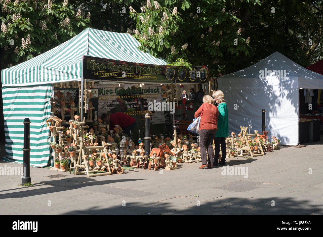 Street market in Cheltenham city centre Stock Photo - Alamy
