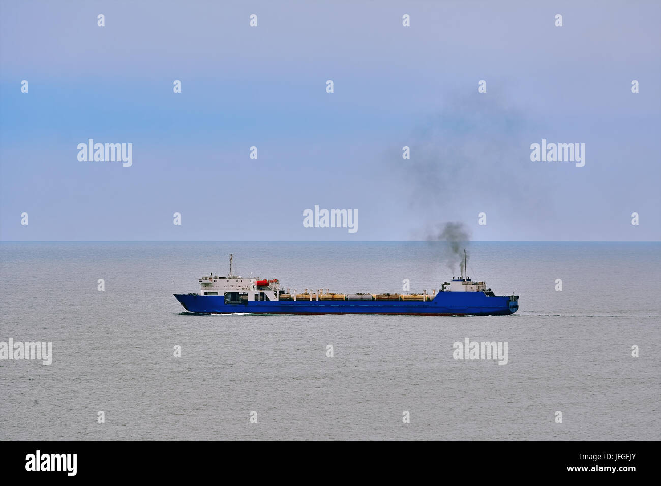 Ro-ro Cargo Ship Stock Photo - Alamy