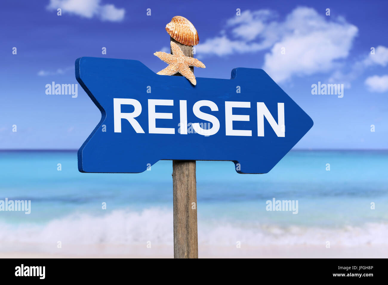 Reisen am Strand und Meer in den Ferien im Sommer Stock Photo - Alamy