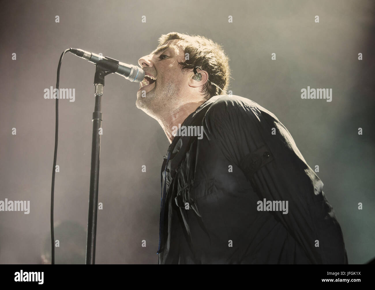 Liam Gallagher performs at fundraising concert for Manchester terror ...