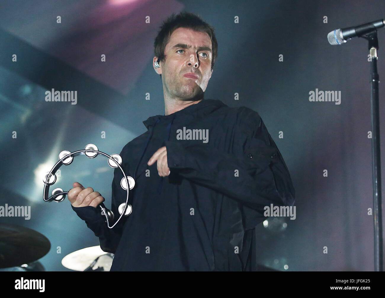 Liam Gallagher performs at fundraising concert for Manchester terror ...