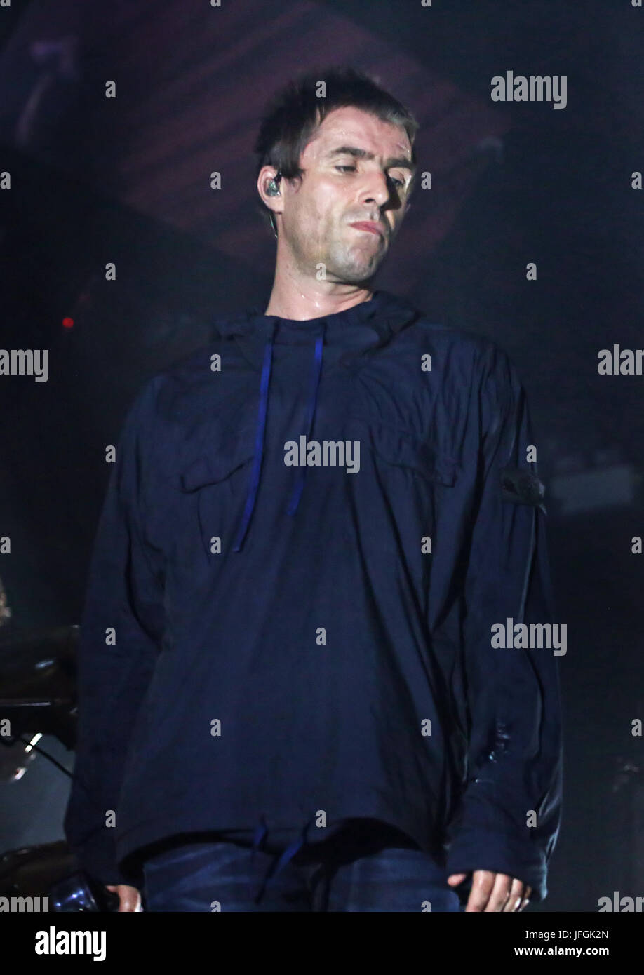 Liam Gallagher performs at fundraising concert for Manchester terror ...