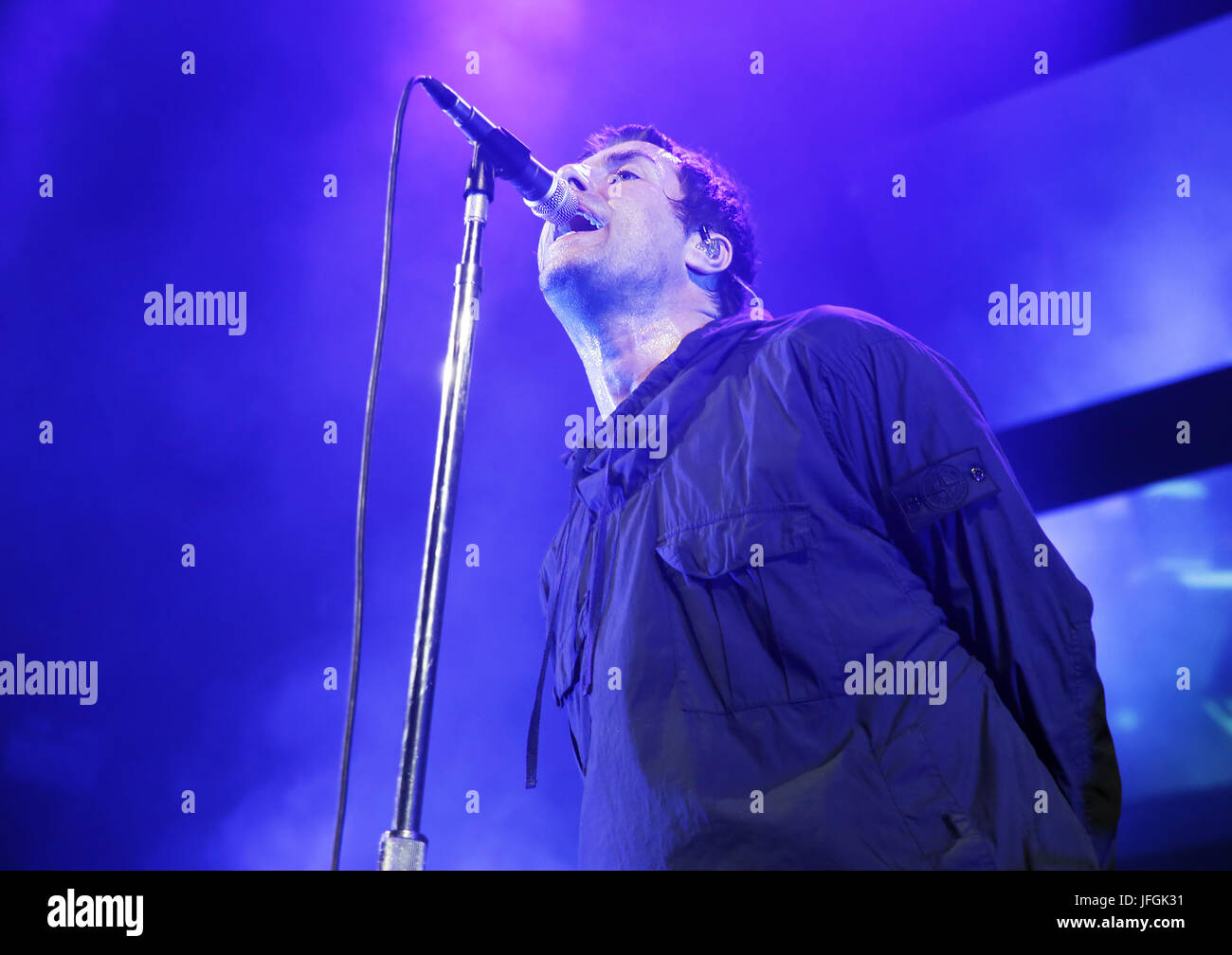 Liam Gallagher performs at fundraising concert for Manchester terror ...