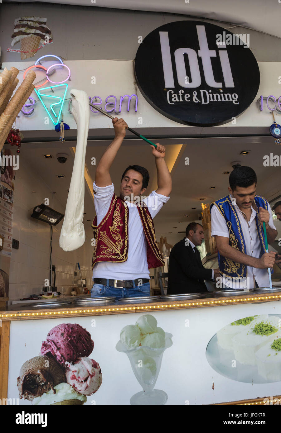 Ice cream shop city hi-res stock photography and images - Alamy