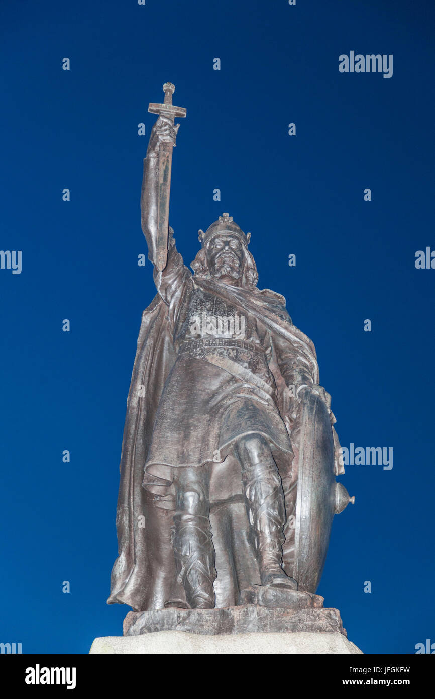 England, Hampshire, Winchester, King Alfred Statue Stock Photo - Alamy