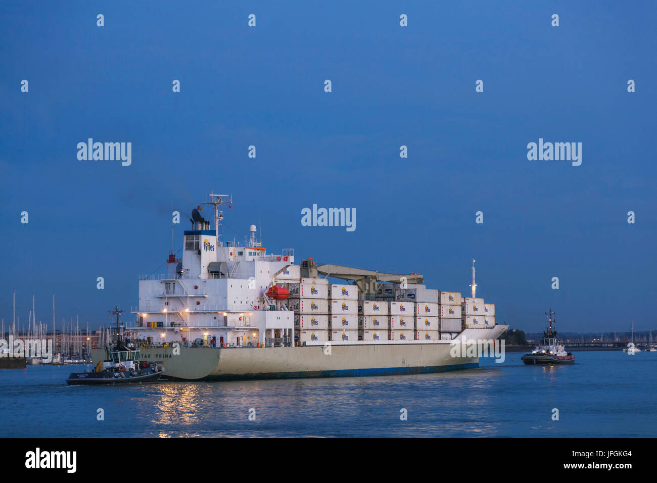 England, Hampshire, Portsmouth, Fyffes Ship "Star Prima Stock Photo - Alamy