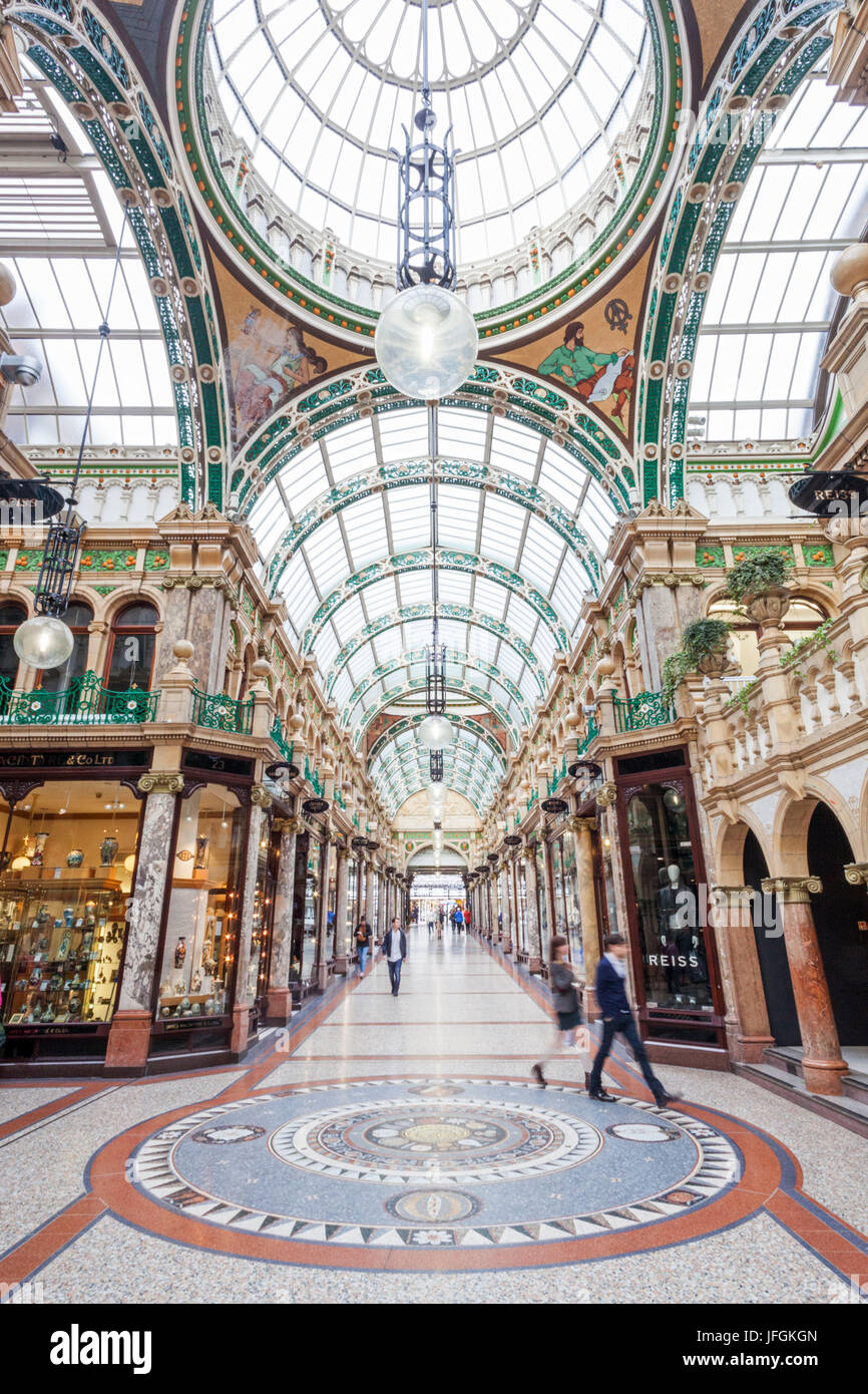 Leeds britain High Resolution Stock Photography and Images - Alamy